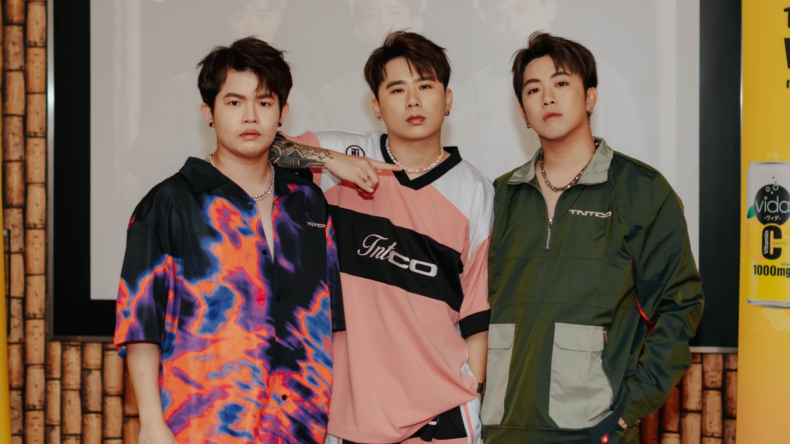 宣布云顶开《杂饭》演唱会 3P练身材准备露腹肌 - 辣手网